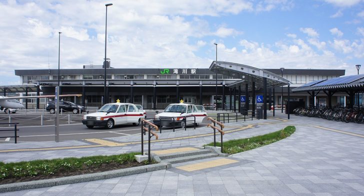 1200px-JR_Hakodate-Main-Line・Nemuro-Main-Line_Takikawa_Station_building ...